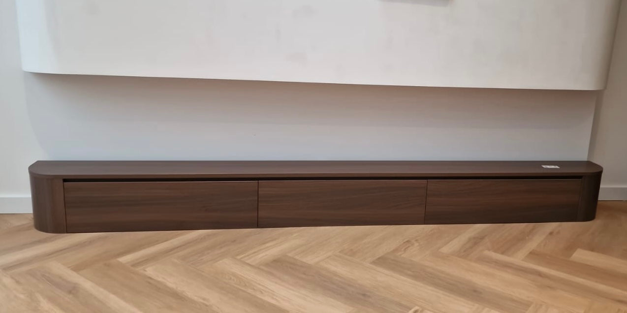 Pre Order Japandi Tv Meubel Walnoot L180 x D22 x H26 cm – Arli Walls